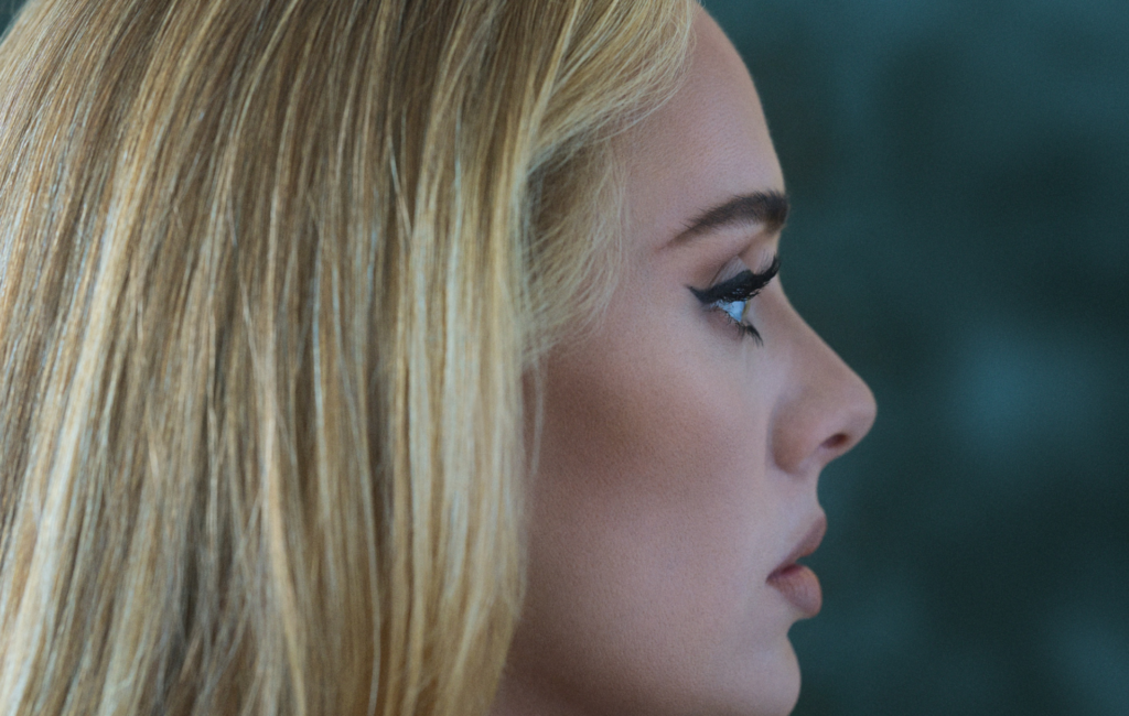 Adele previews soulful new track 'Hold On' Adele previews soulful new track 'Hold On'