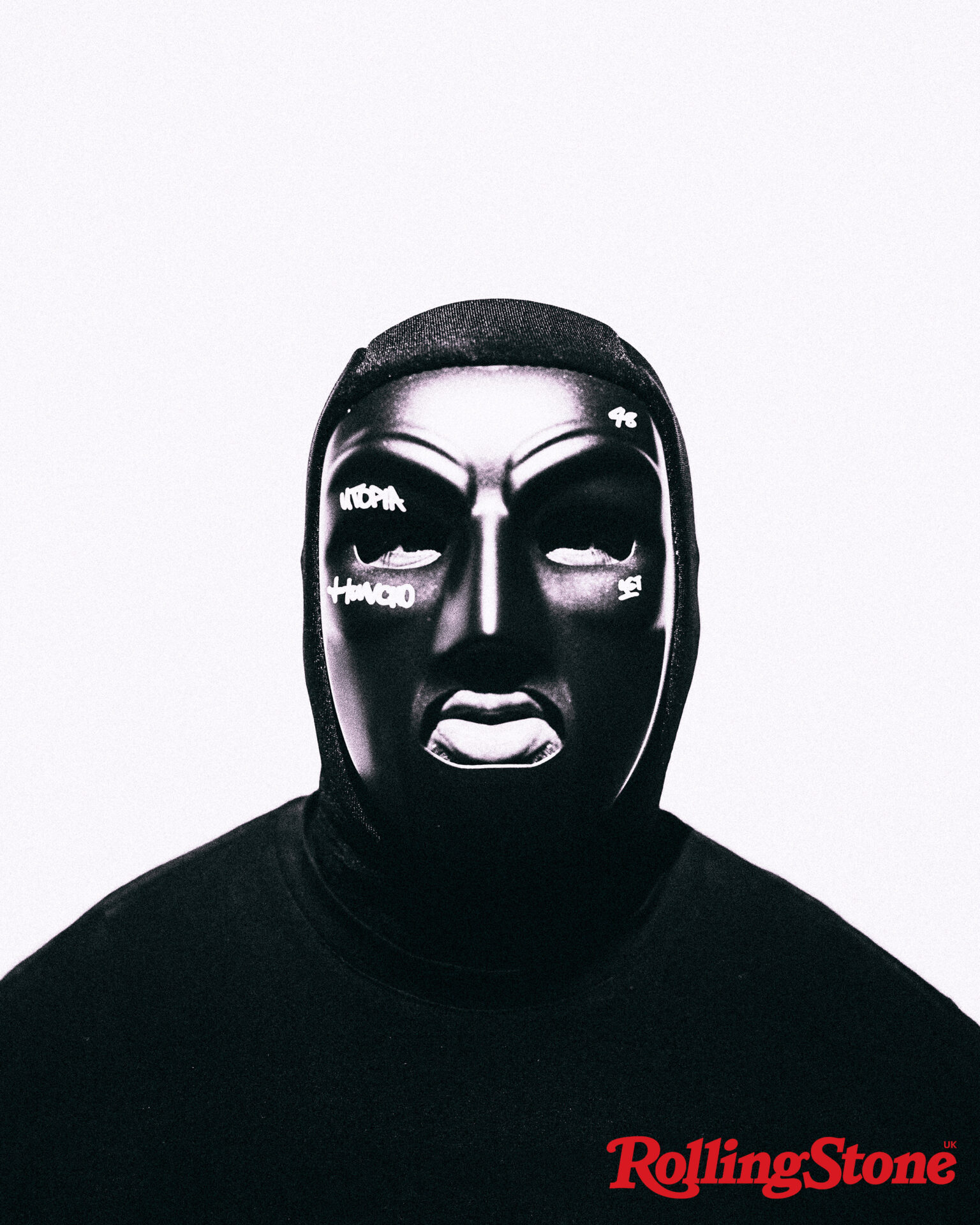 M Huncho unveils striking new mask at London show