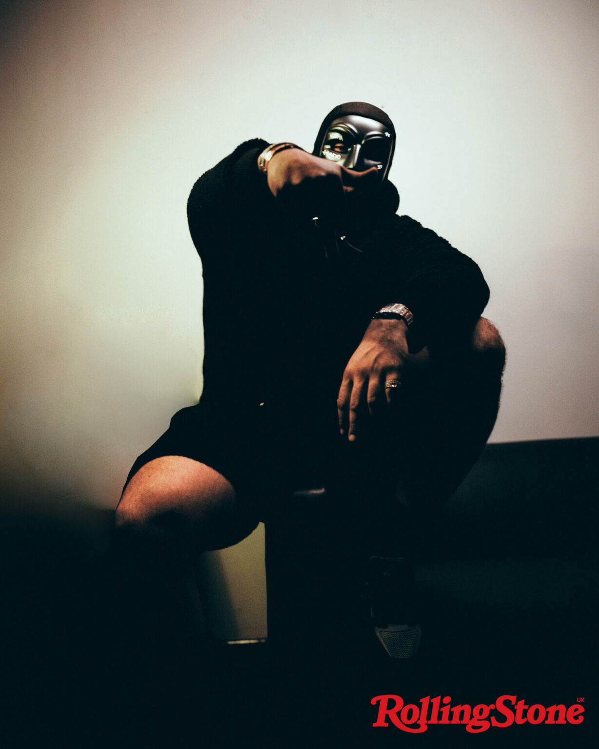 M Huncho unveils striking new mask at London show