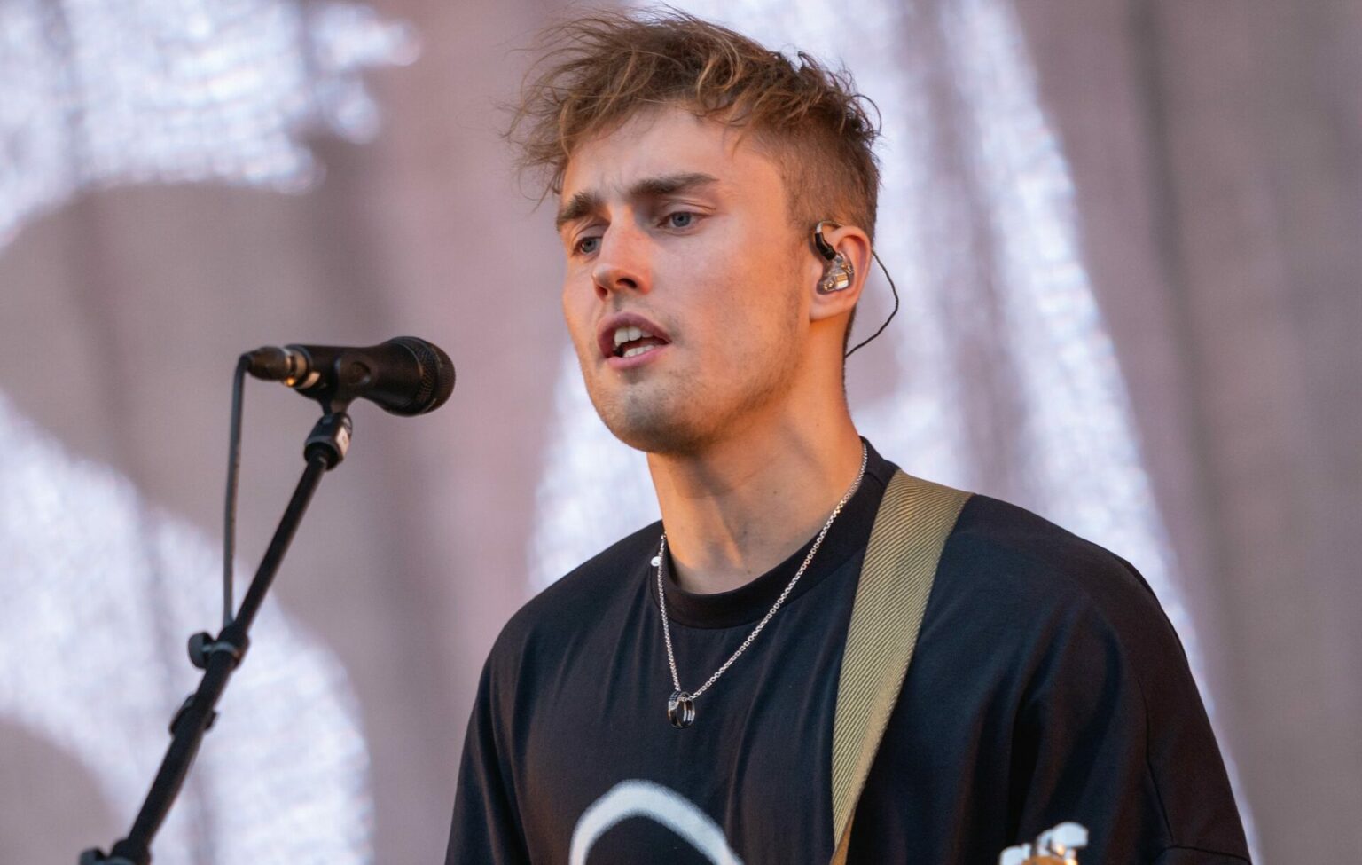 Listen to Sam Fender's ‘Alright’, a new song about ‘cheating death’