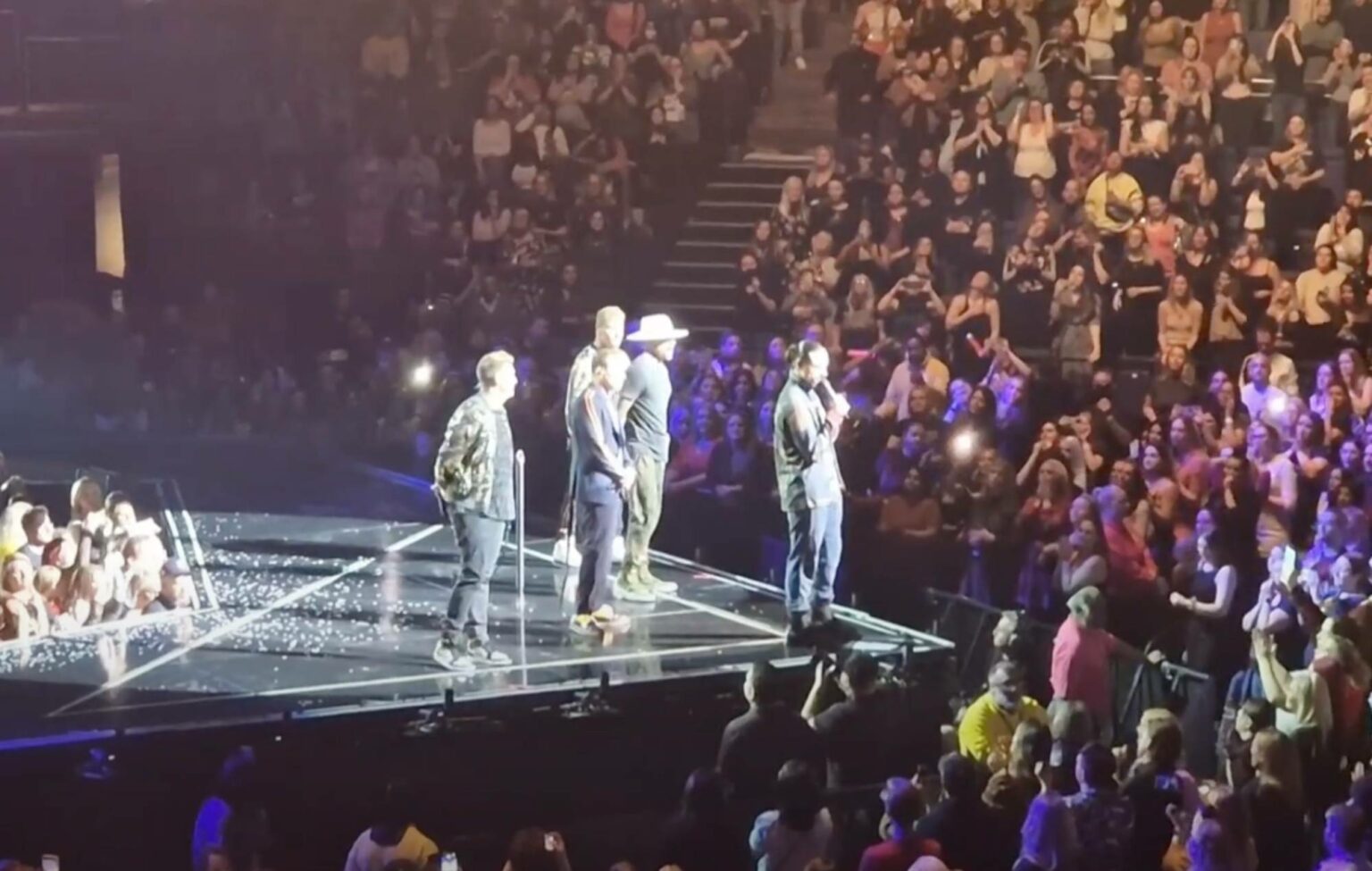 Backstreet Boys pay tribute to Aaron Carter during recent London Show