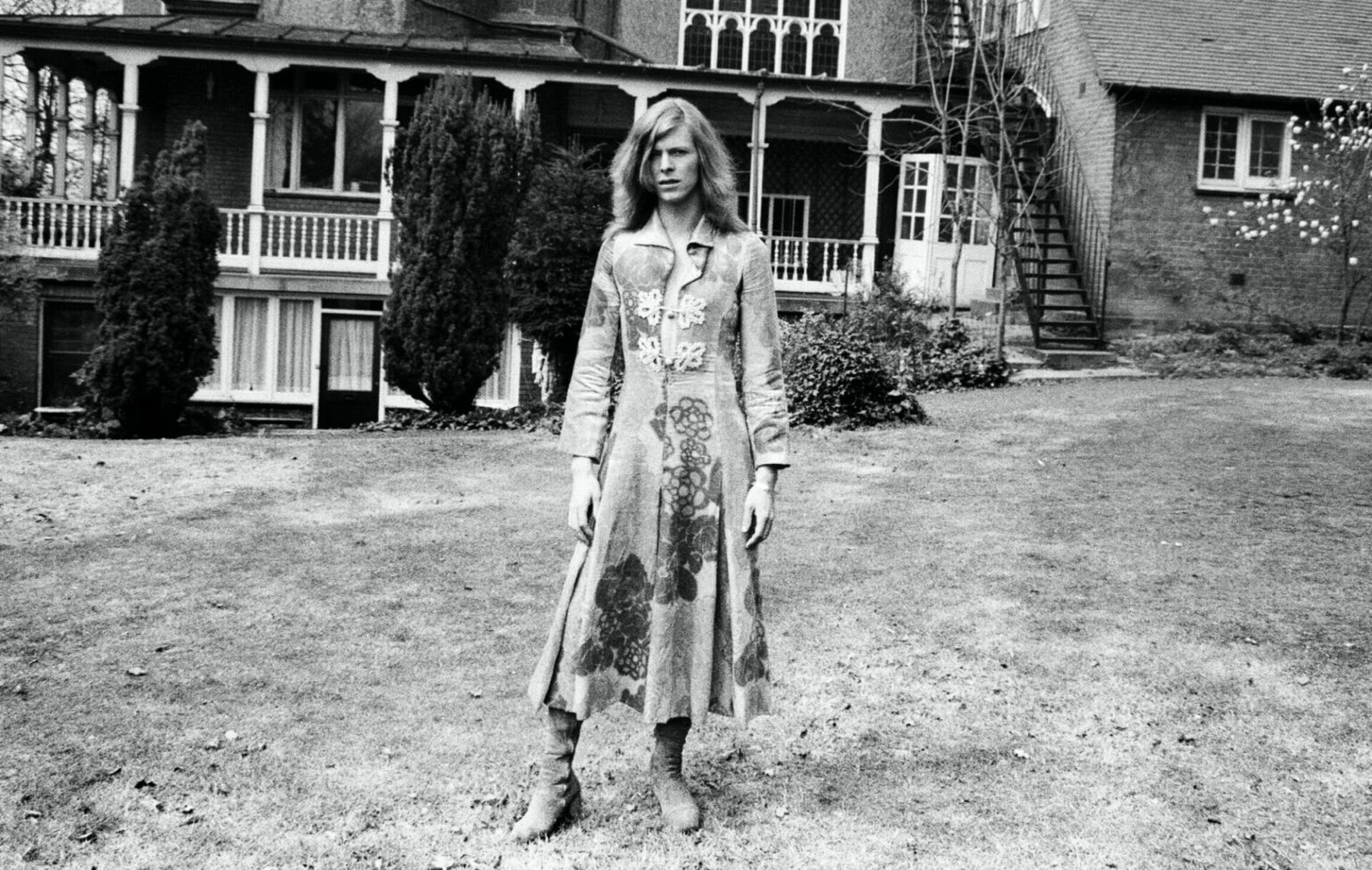 London museum issues public call out for lost David Bowie dress
