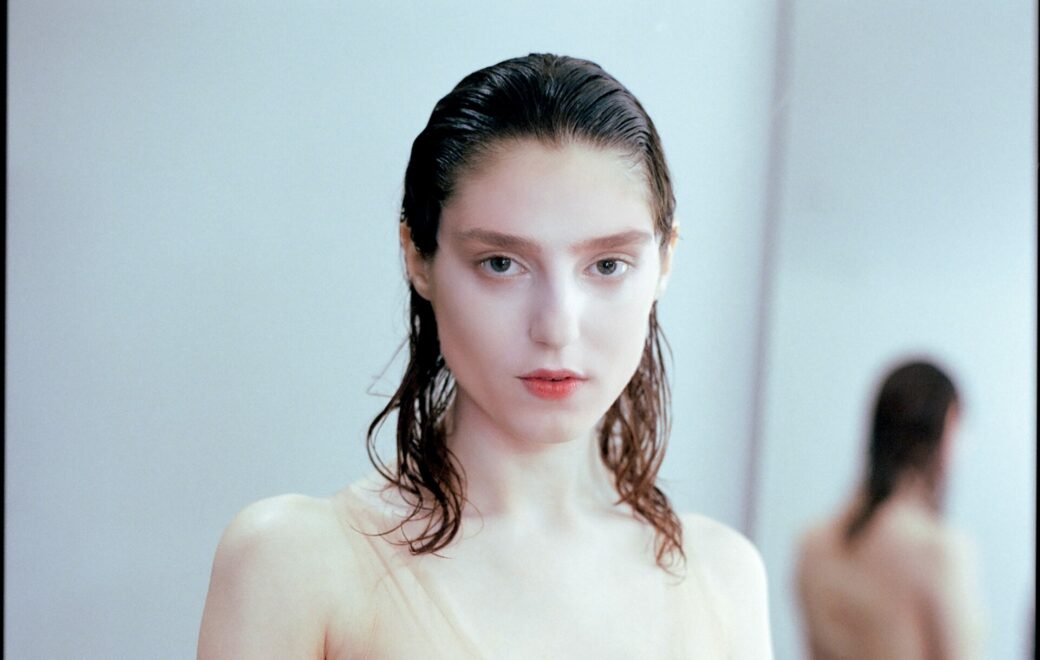 Birdy releases powerful new single 'Raincatchers' – listen