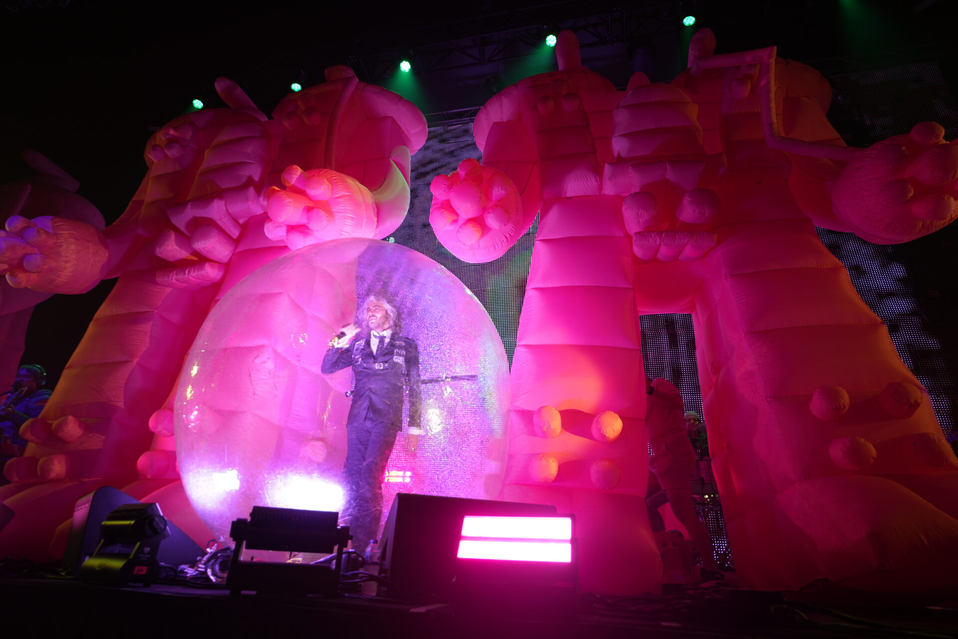 Watch The Flaming Lips kick off their 'Yoshimi Battles The Pink Robots' tour in London