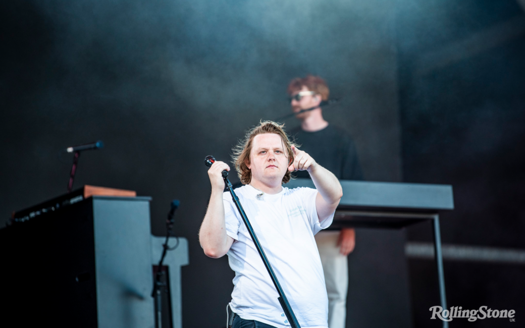 Lewis Capaldi praised after bravely battling Tourette's on stage at ...