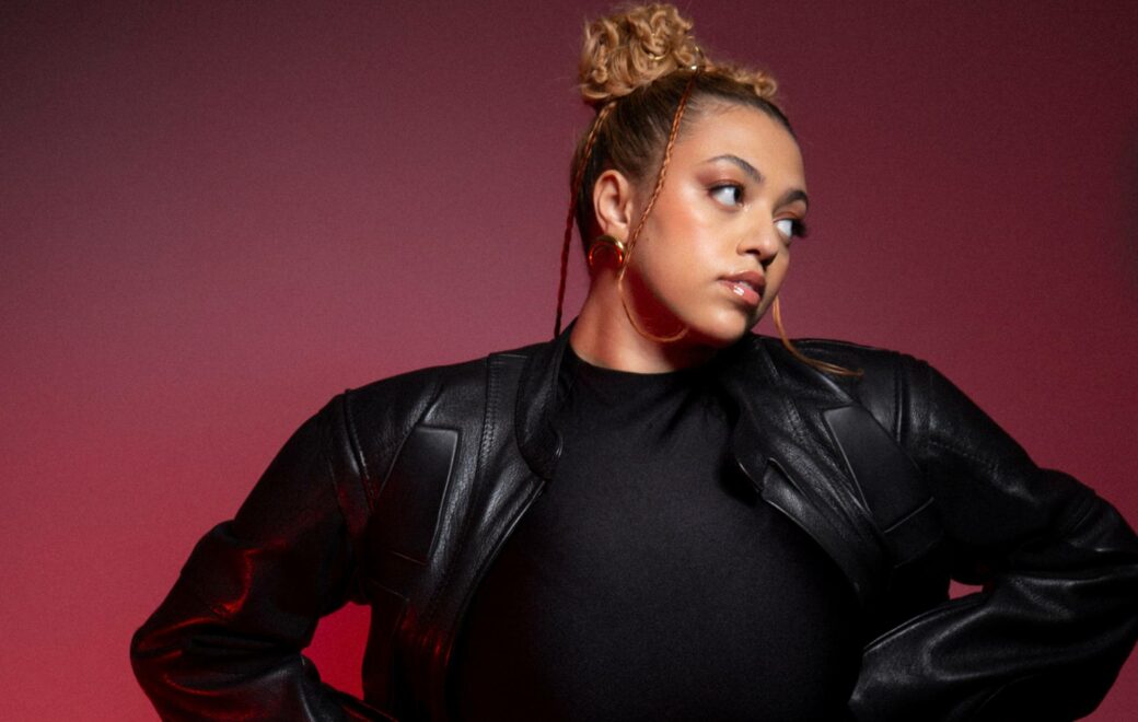 Mahalia is opening her heart and living IRL