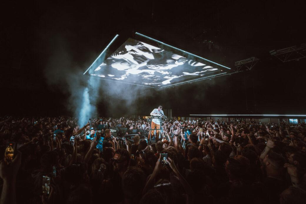 Fred again.. live in London: Midas touch producer leaps into the big ...