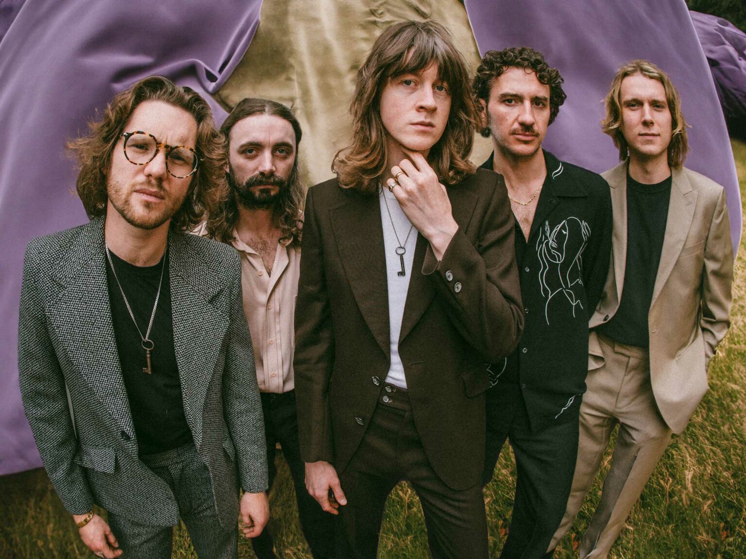 Blossoms: a bunch of (pri)mates