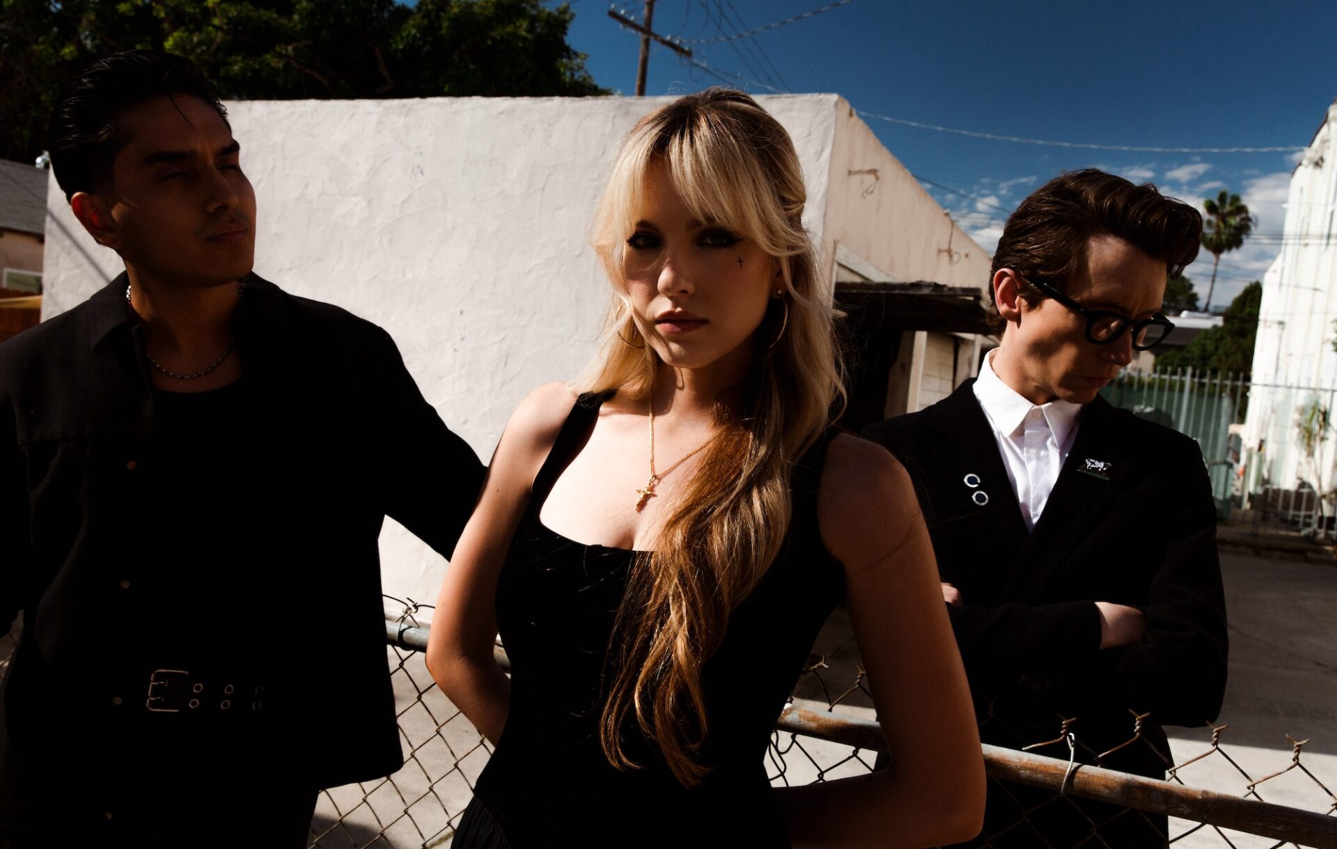 Meet Sunday (1994), the transatlantic trio dreaming big