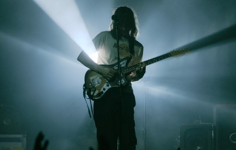 Mk.gee live in London: a new kind of guitar hero