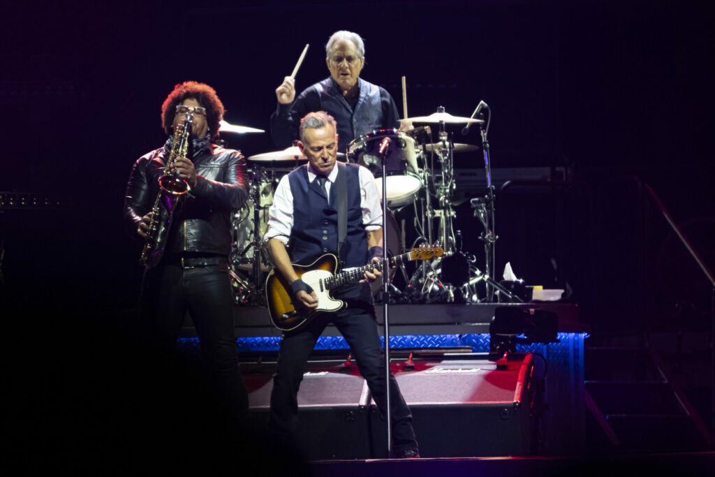 Bruce Springsteen live in Liverpool: The Boss sounds a glorious battle ...