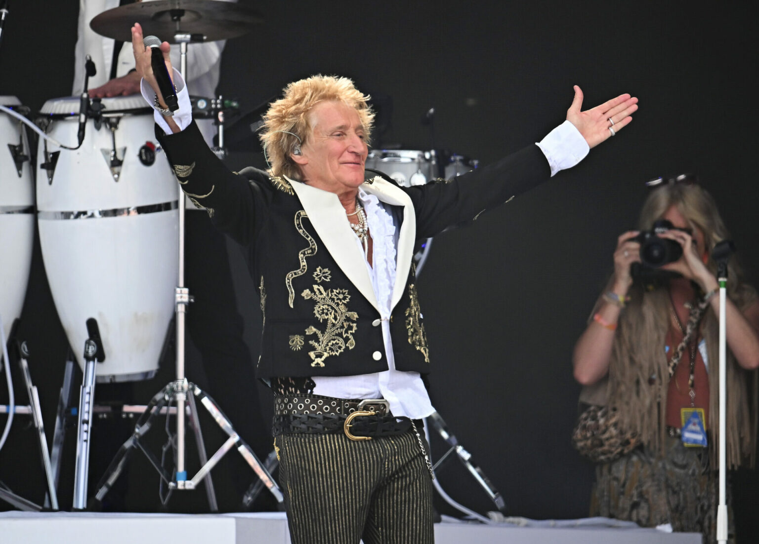 Rod Stewart live at Glastonbury: A legends slot that does what it says ...