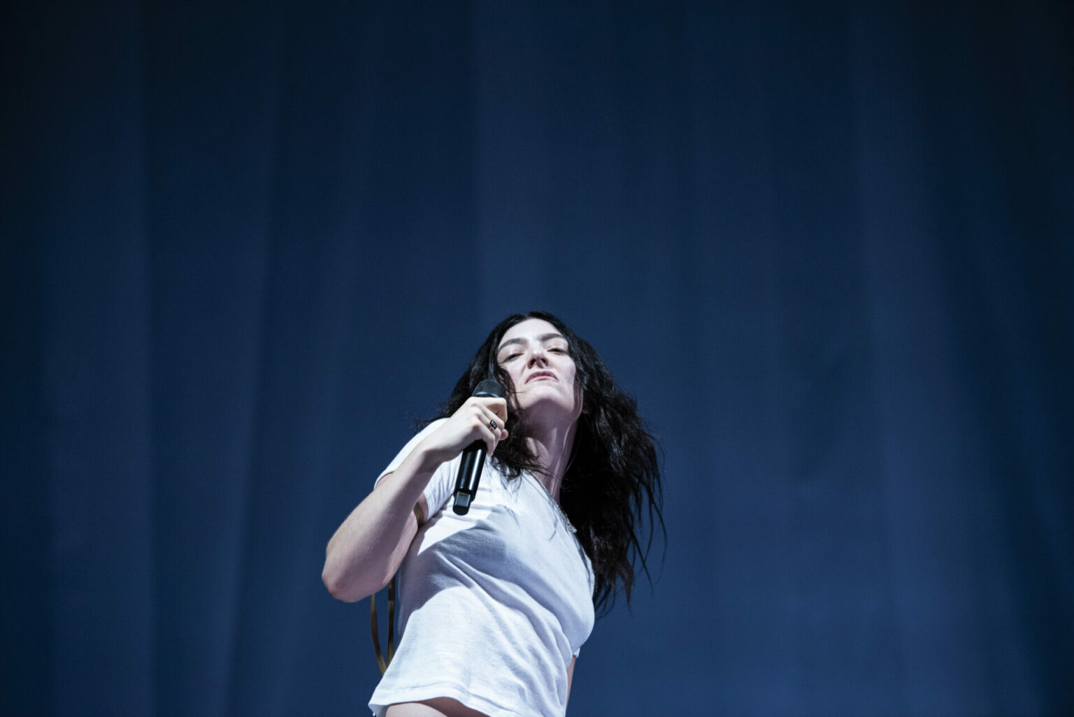 Lorde plays secret set at Glastonbury 2025: here’s what went down ...