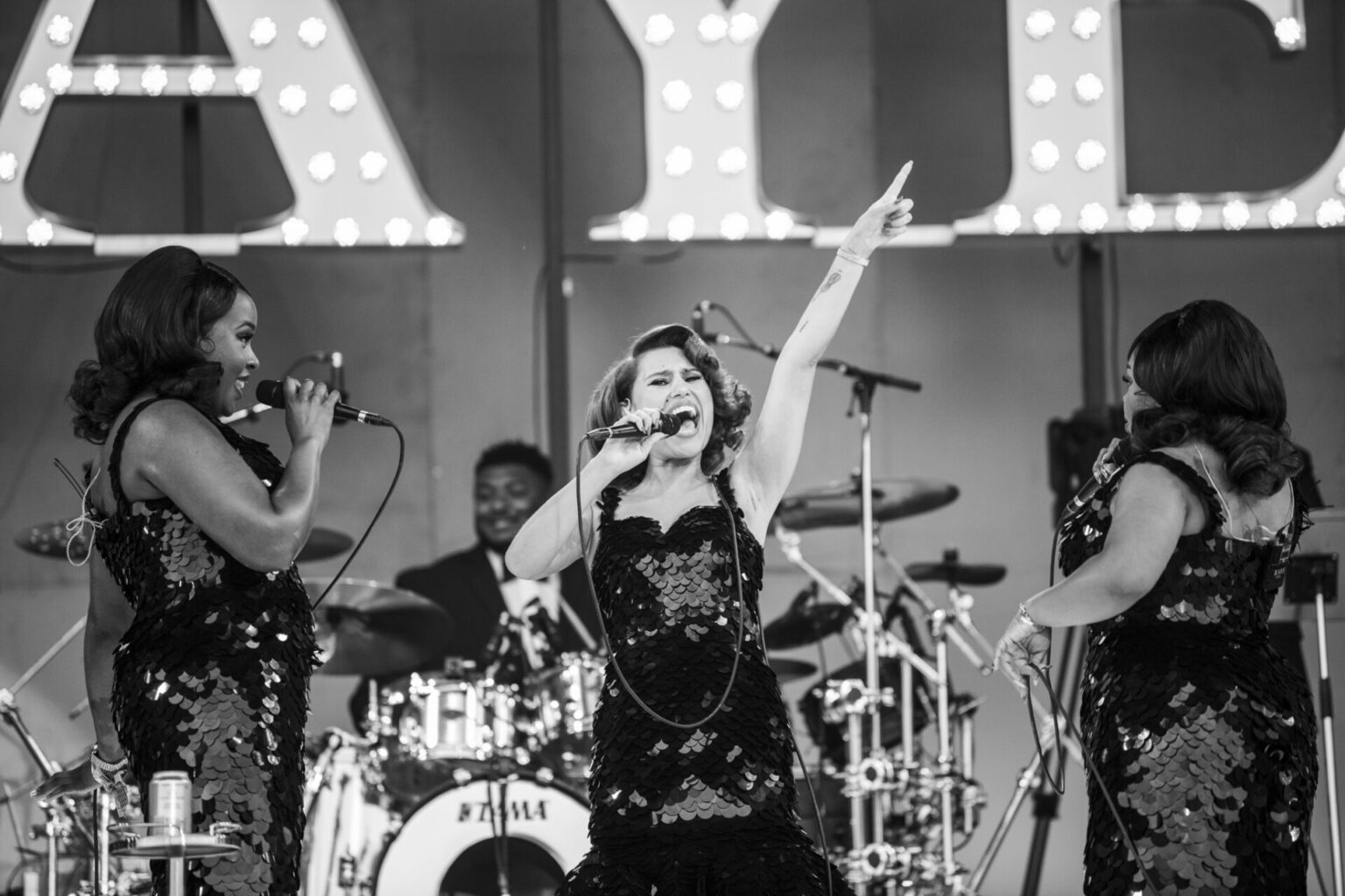 RAYE live at Glastonbury: Her next time will surely be a headline ...