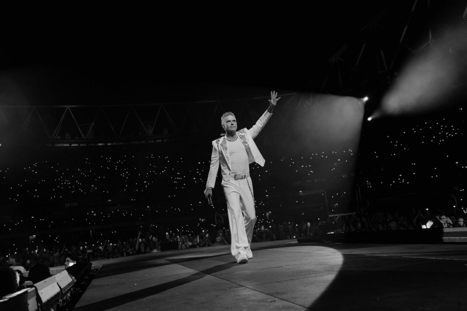 Robbie Williams teases Glastonbury performance 30 years after infamous ...