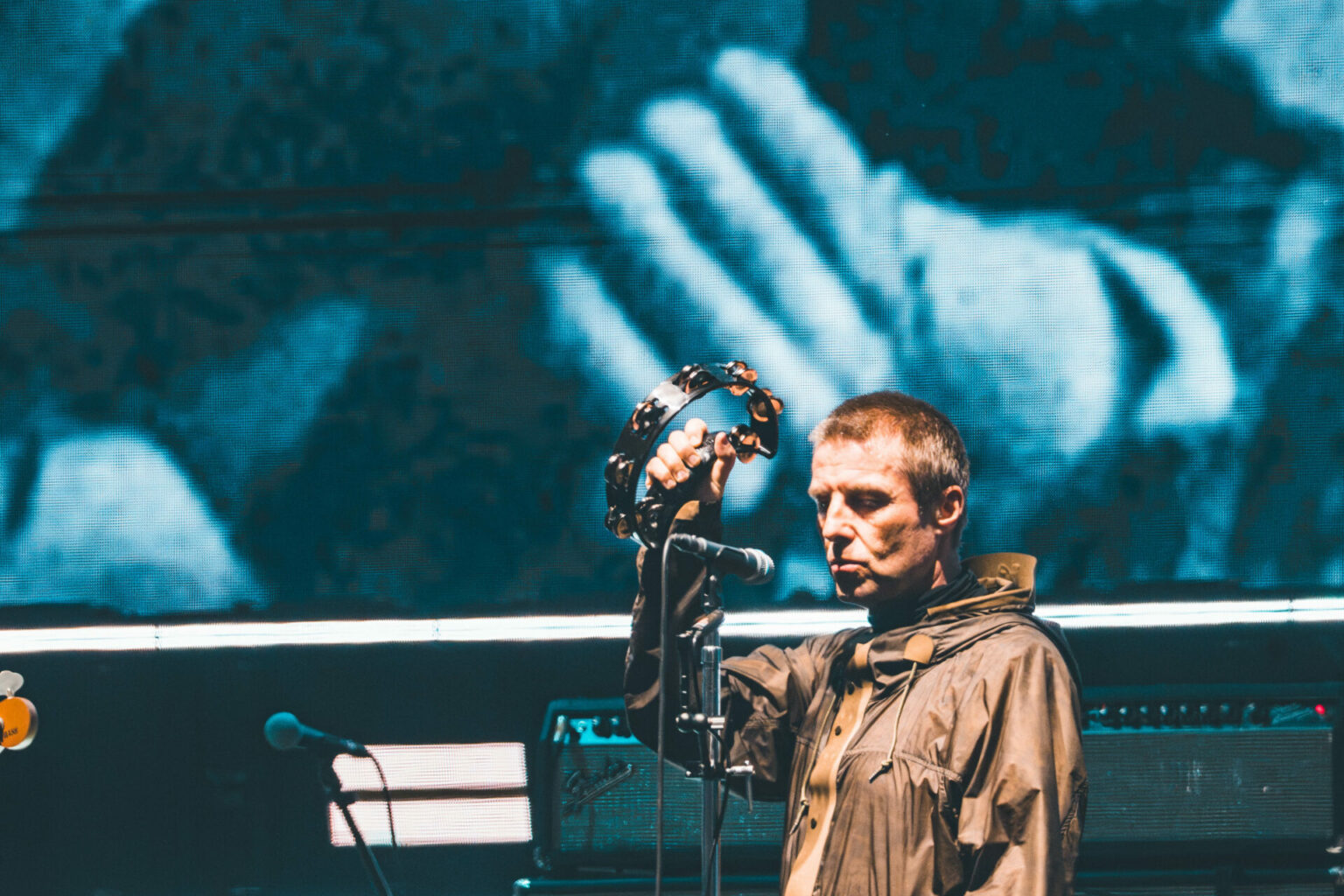 Hear Oasis’ huge rendition of ‘Cigarettes & Alcohol’ from Manchester show