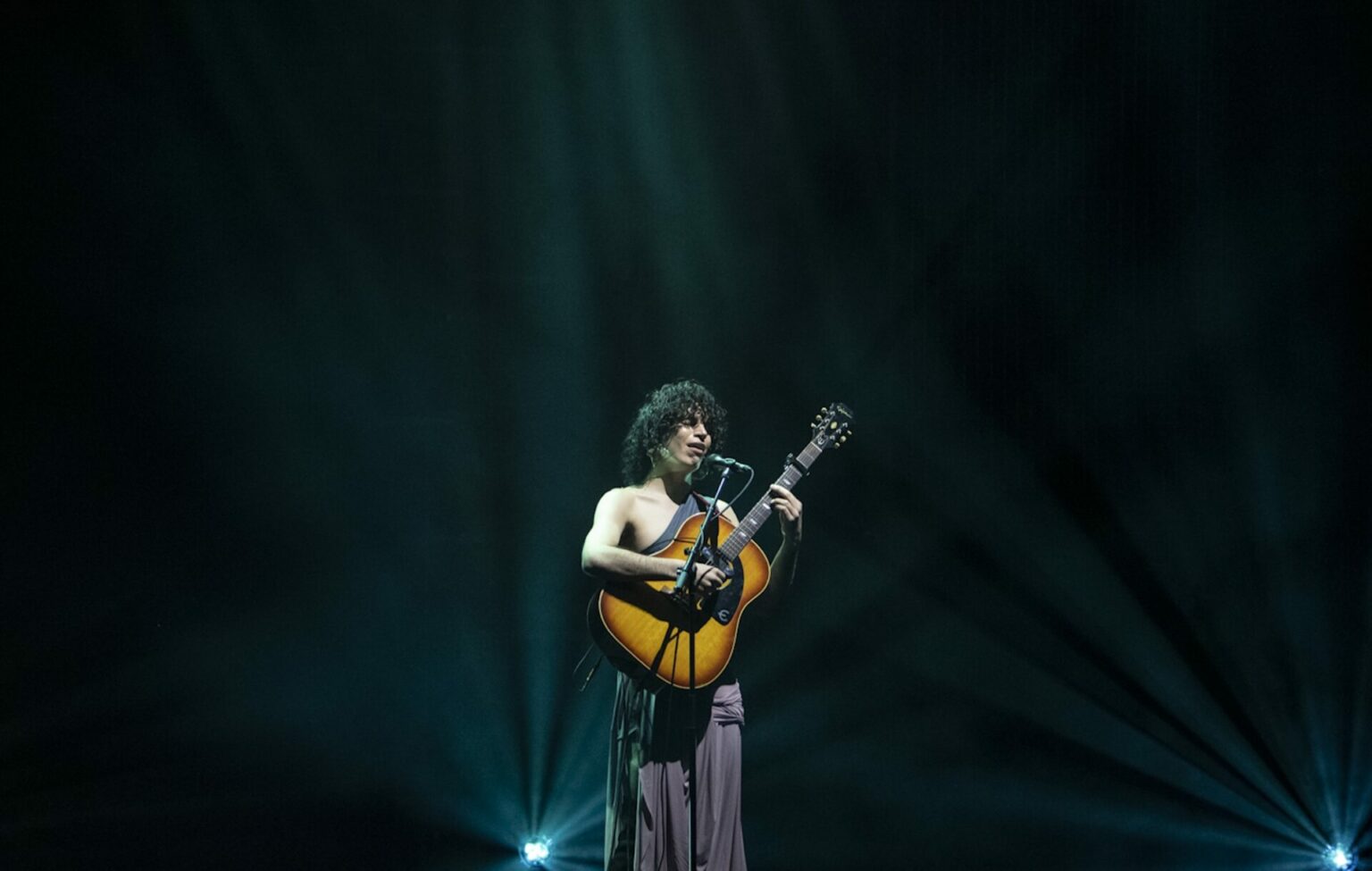 Watch Jacob Alon’s spine-tingling performance of ‘Of Amber’ at the ...